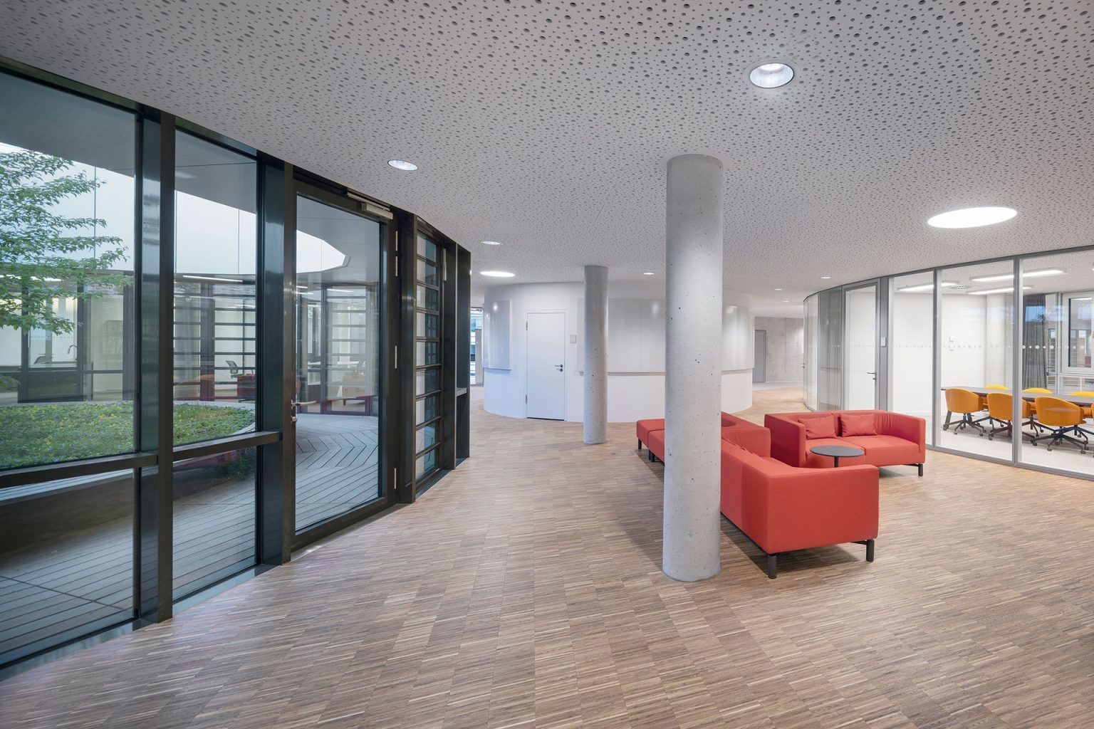 Max Planck Institute for the Structure and Dynamics of Matter, Hamburg ...